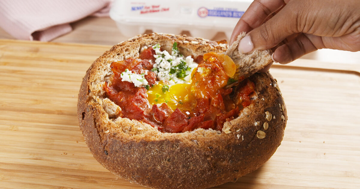 Shakshuka Bread Bowls Recipe | Eggland's Best