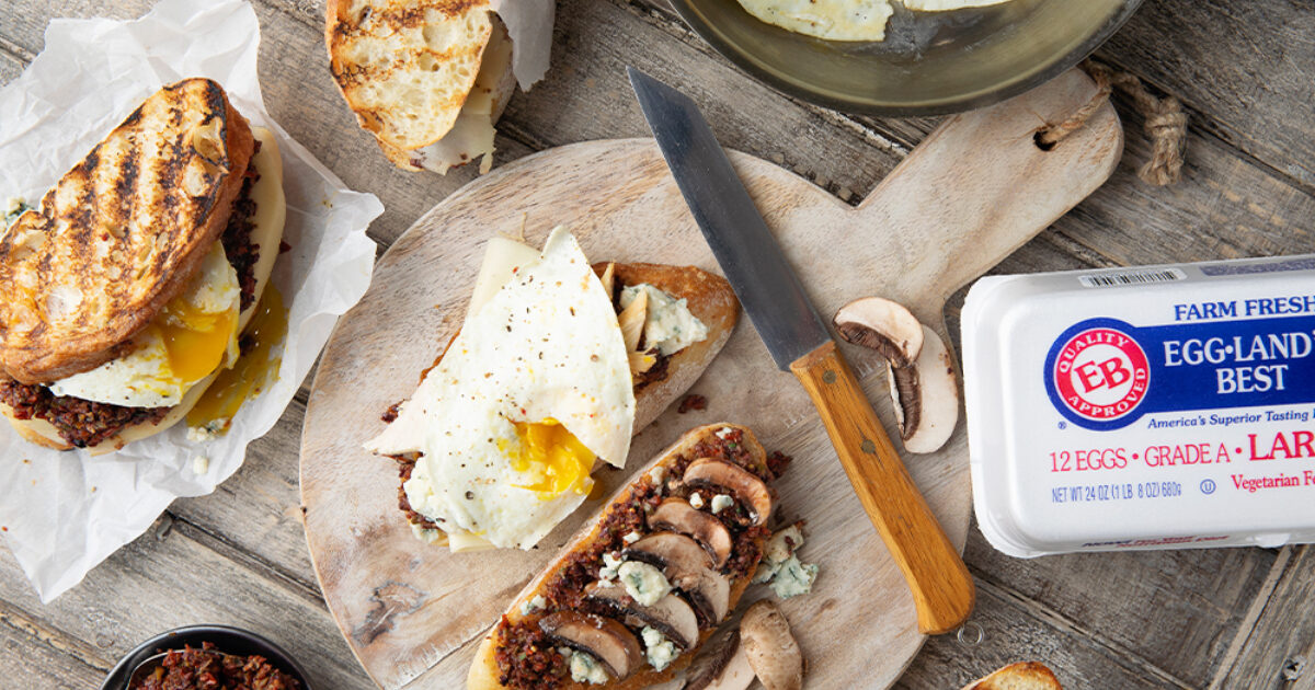 Italian Tapenade Chicken and Egg Panini Recipe | Eggland's Best