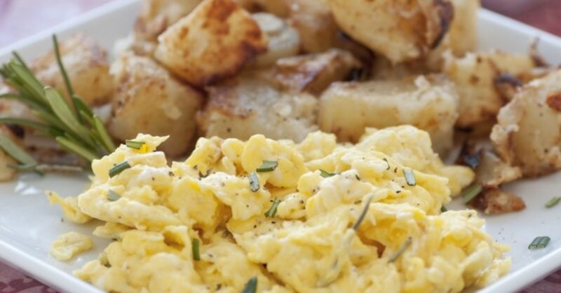 how to make potatoes eggs and onions