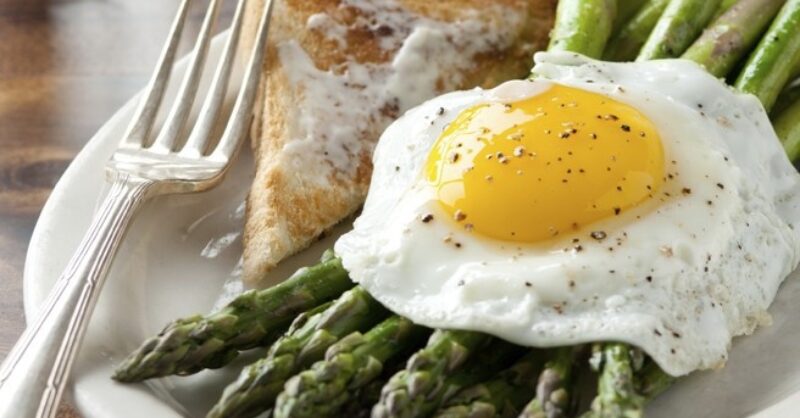 how to cook asparagus breakfast